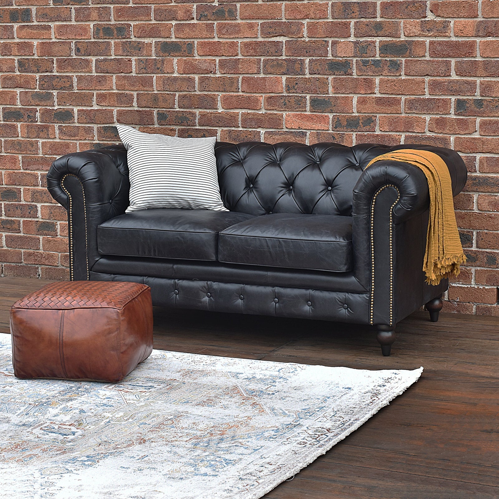 Windsor 2 Seater Black Leather Chesterfield Sofa